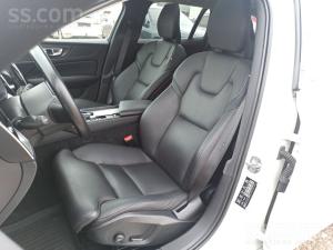 Balts Volvo V60 2019 Daugavpils, ar dzinēja tilpumu 2.00 L un nobraukumu 0 tūkst. km par 15400 €, foto 17 vietnē AUTOMOTO.COM.LV