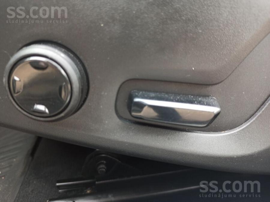 Balts Volvo V60 2019 Daugavpils, ar dzinēja tilpumu 2.00 L un nobraukumu 0 tūkst. km par 15400 €, foto 18 vietnē AUTOMOTO.COM.LV
