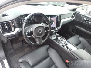 Balts Volvo V60 2019 Daugavpils, ar dzinēja tilpumu 2.00 L un nobraukumu 0 tūkst. km par 15400 €, foto 19 vietnē AUTOMOTO.COM.LV