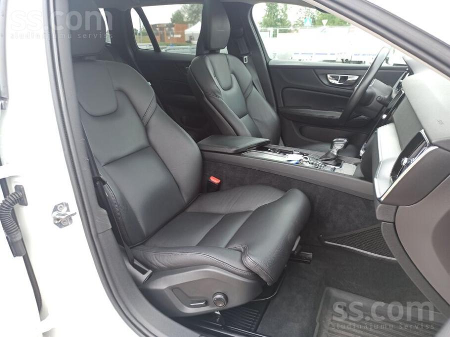 Balts Volvo V60 2019 Daugavpils, ar dzinēja tilpumu 2.00 L un nobraukumu 0 tūkst. km par 15400 €, foto 22 vietnē AUTOMOTO.COM.LV