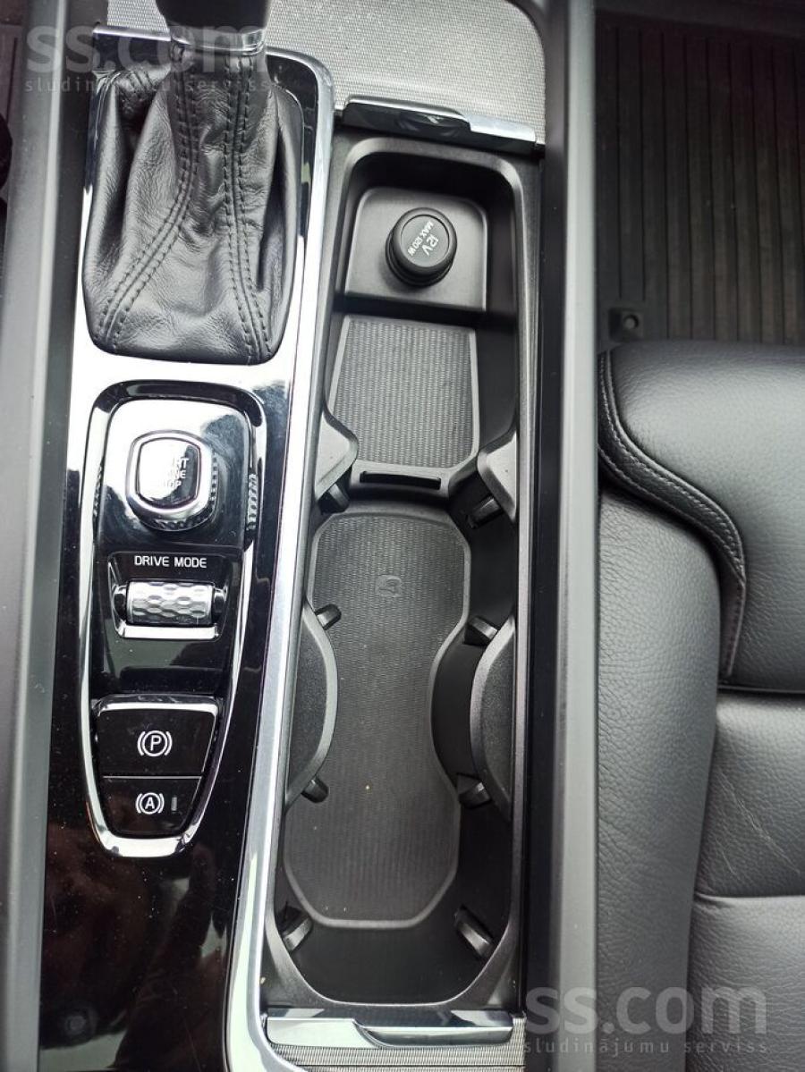 Balts Volvo V60 2019 Daugavpils, ar dzinēja tilpumu 2.00 L un nobraukumu 0 tūkst. km par 15400 €, foto 33 vietnē AUTOMOTO.COM.LV