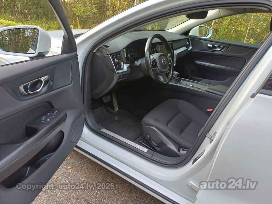 Balts Volvo V60 2019 Keila, ar dzinēja tilpumu 2.00 L un nobraukumu 160 tūkst. km par 14999 €, foto 7 vietnē AUTOMOTO.COM.LV
