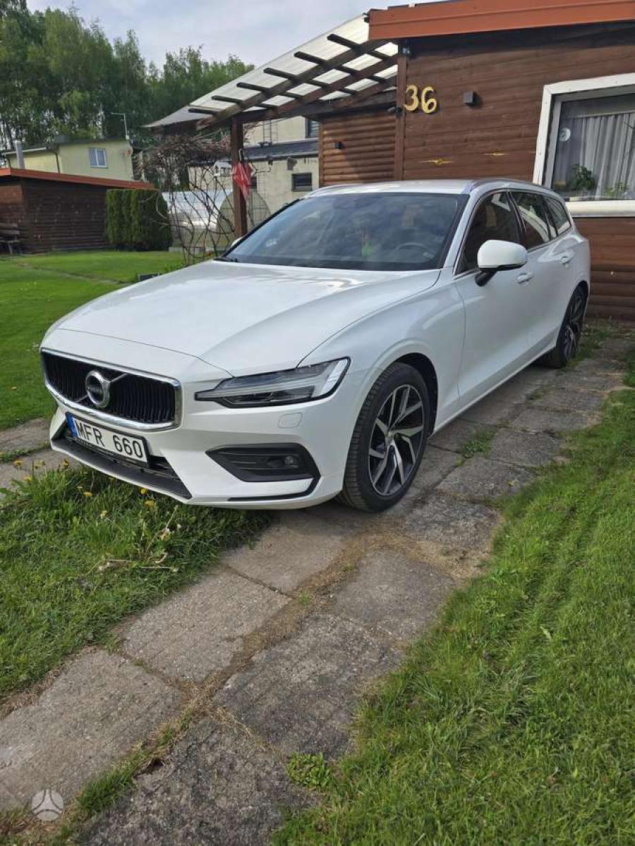 Balts Volvo V60 2019 Šauļi, ar dzinēja tilpumu 1.97 L un nobraukumu 62 tūkst. km par 24500 €, foto 3 vietnē AUTOMOTO.COM.LV