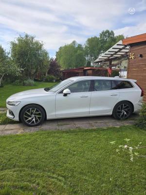 Balts Volvo V60 2019 Šauļi, ar dzinēja tilpumu 1.97 L un nobraukumu 62 tūkst. km par 24500 €, foto 4 vietnē AUTOMOTO.COM.LV