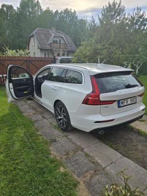 Balts Volvo V60 2019 Šauļi, ar dzinēja tilpumu 1.97 L un nobraukumu 62 tūkst. km par 24500 €, foto 5 vietnē AUTOMOTO.COM.LV