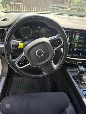 Balts Volvo V60 2019 Šauļi, ar dzinēja tilpumu 1.97 L un nobraukumu 62 tūkst. km par 24500 €, foto 12 vietnē AUTOMOTO.COM.LV