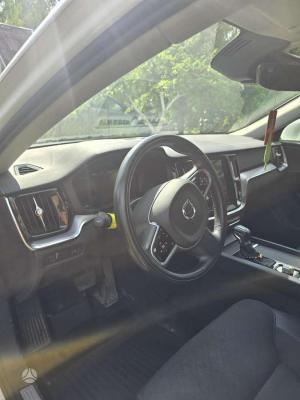 Balts Volvo V60 2019 Šauļi, ar dzinēja tilpumu 1.97 L un nobraukumu 62 tūkst. km par 24500 €, foto 13 vietnē AUTOMOTO.COM.LV