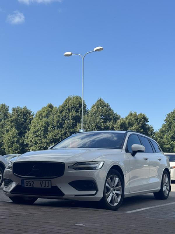 Balts Volvo V60 2019 Tallina, ar dzinēja tilpumu 2.00 L un nobraukumu 91 tūkst. km par 19000 €, foto 3 vietnē AUTOMOTO.COM.LV