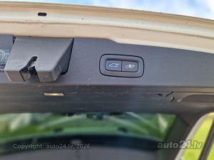 Balts Volvo V60 2019 Tallina, ar dzinēja tilpumu 2.00 L un nobraukumu 94 tūkst. km par 21500 €, foto 9 vietnē AUTOMOTO.COM.LV