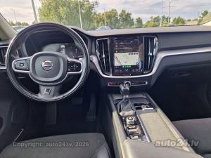 Balts Volvo V60 2019 Tallina, ar dzinēja tilpumu 2.00 L un nobraukumu 94 tūkst. km par 21500 €, foto 10 vietnē AUTOMOTO.COM.LV