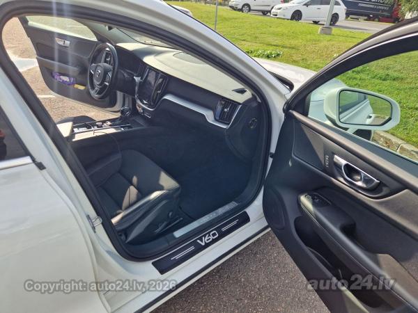 Balts Volvo V60 2019 Tallina, ar dzinēja tilpumu 2.00 L un nobraukumu 94 tūkst. km par 21500 €, foto 11 vietnē AUTOMOTO.COM.LV