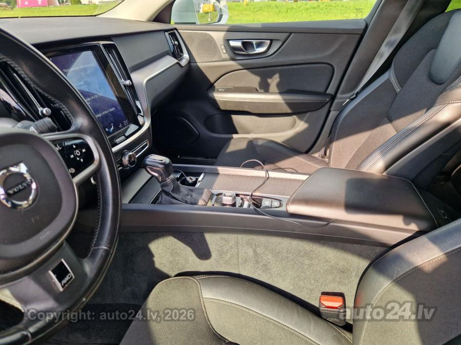 Balts Volvo V60 2019 Tallina, ar dzinēja tilpumu 2.00 L un nobraukumu 94 tūkst. km par 21500 €, foto 15 vietnē AUTOMOTO.COM.LV