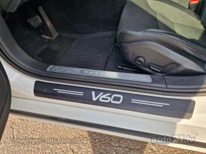Balts Volvo V60 2019 Tallina, ar dzinēja tilpumu 2.00 L un nobraukumu 94 tūkst. km par 21500 €, foto 17 vietnē AUTOMOTO.COM.LV