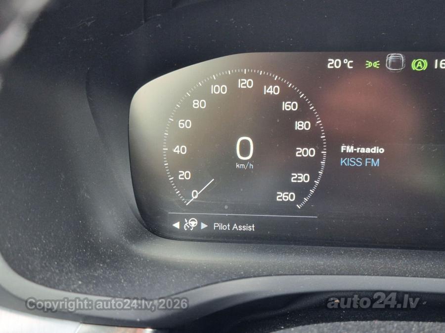 Balts Volvo V60 2019 Tallina, ar dzinēja tilpumu 2.00 L un nobraukumu 94 tūkst. km par 21500 €, foto 23 vietnē AUTOMOTO.COM.LV
