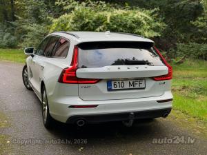 White Volvo V60 2019 in Tallinn, with an engine capacity of 2.00 L and mileage of 104 thousand km for 22000 €, photo 5 on AUTOMOTO.COM.LV