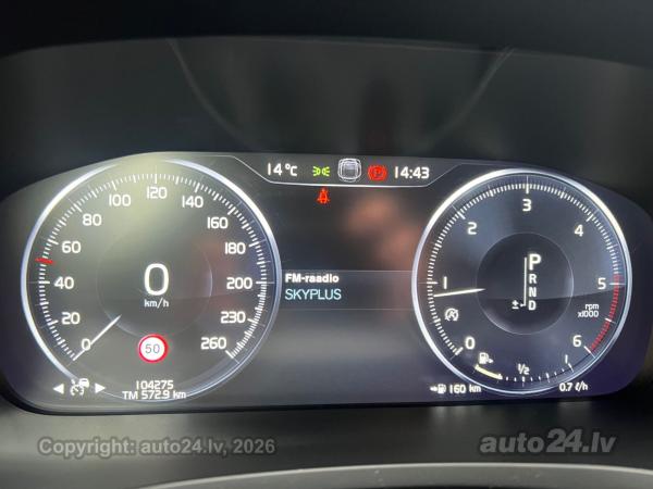 White Volvo V60 2019 in Tallinn, with an engine capacity of 2.00 L and mileage of 104 thousand km for 22000 €, photo 10 on AUTOMOTO.COM.LV