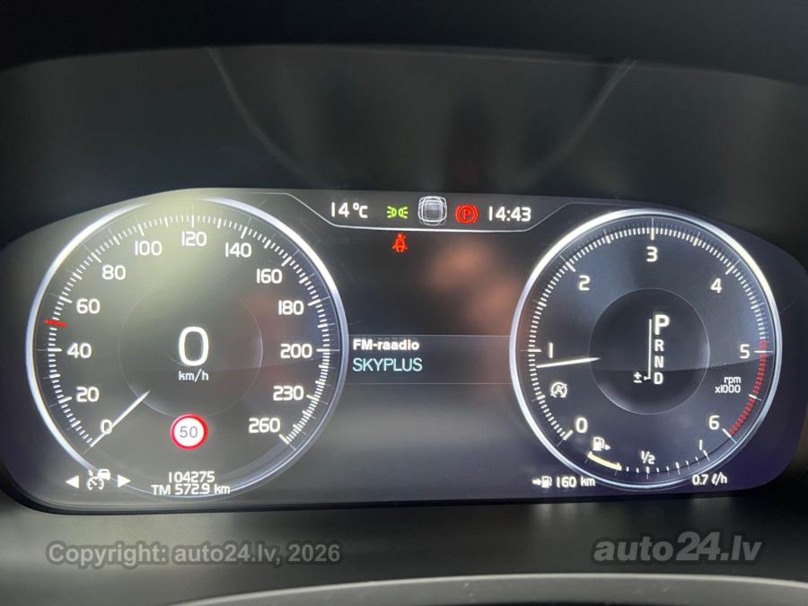 White Volvo V60 2019 in Tallinn, with an engine capacity of 2.00 L and mileage of 104 thousand km for 22000 €, photo 10 on AUTOMOTO.COM.LV