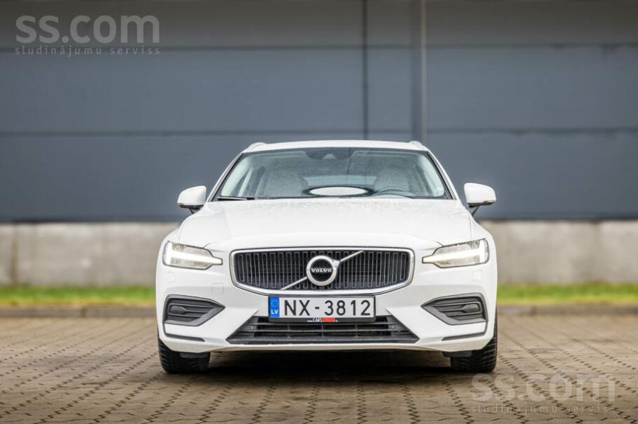 Balts Volvo V60 2020 Rīga, ar dzinēja tilpumu 2.00 L un nobraukumu 270 tūkst. km par 17990 €, foto 2 vietnē AUTOMOTO.COM.LV