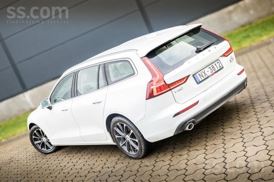Balts Volvo V60 2020 Rīga, ar dzinēja tilpumu 2.00 L un nobraukumu 270 tūkst. km par 17990 €, foto 7 vietnē AUTOMOTO.COM.LV