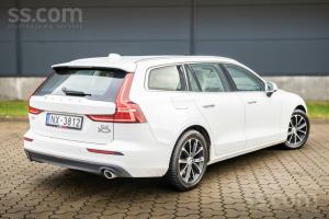 Balts Volvo V60 2020 Rīga, ar dzinēja tilpumu 2.00 L un nobraukumu 270 tūkst. km par 17990 €, foto 8 vietnē AUTOMOTO.COM.LV