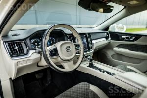 Balts Volvo V60 2020 Rīga, ar dzinēja tilpumu 2.00 L un nobraukumu 270 tūkst. km par 17990 €, foto 13 vietnē AUTOMOTO.COM.LV