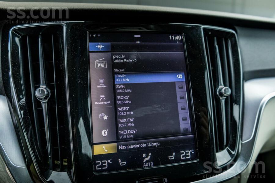 Balts Volvo V60 2020 Rīga, ar dzinēja tilpumu 2.00 L un nobraukumu 270 tūkst. km par 17990 €, foto 22 vietnē AUTOMOTO.COM.LV