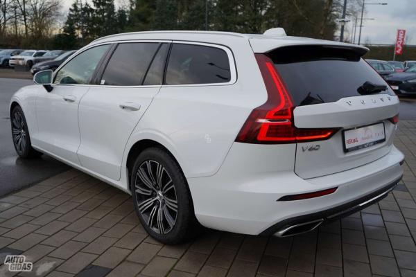 White Volvo V60 2020 in Kaunas, with an engine capacity of 2.00 L and mileage of 50 thousand km for 32649 €, photo 3 on AUTOMOTO.COM.LV