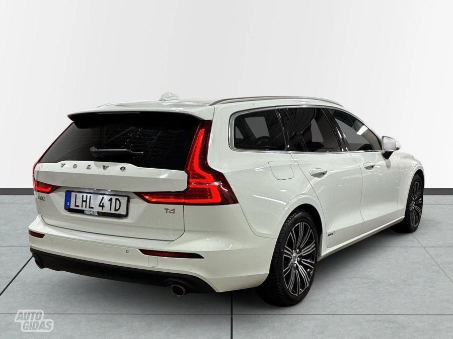 Balts Volvo V60 2020 Kauņa, ar dzinēja tilpumu 0.00 L un nobraukumu 92 tūkst. km par 28749 €, foto 6 vietnē AUTOMOTO.COM.LV
