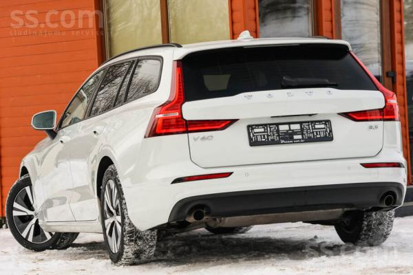 White Volvo V60 2020 in Tukums, with an engine capacity of 2.00 L and mileage of 173 thousand km for 15990 €, photo 3 on AUTOMOTO.COM.LV