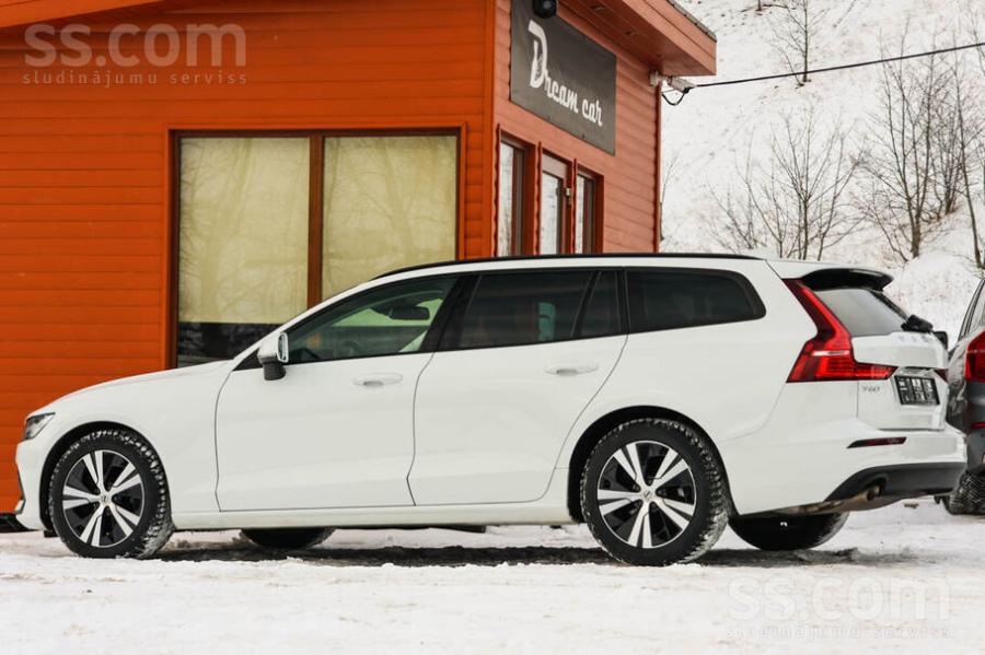 White Volvo V60 2020 in Tukums, with an engine capacity of 2.00 L and mileage of 173 thousand km for 15990 €, photo 5 on AUTOMOTO.COM.LV