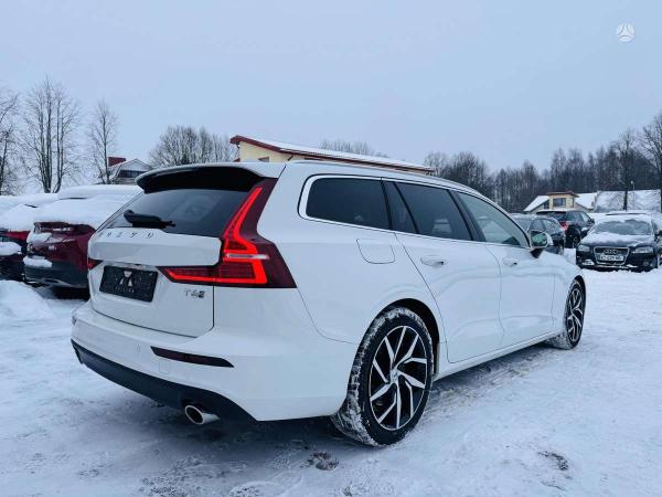 White Volvo V60 2020 in Taurage, with an engine capacity of 1.97 L and mileage of 167 thousand km for 19300 €, photo 5 on AUTOMOTO.COM.LV