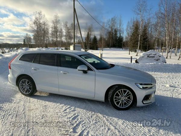 White Volvo V60 2020 in Tallinn, with an engine capacity of 2.00 L and mileage of 97 thousand km for 20500 €, photo 1 on AUTOMOTO.COM.LV