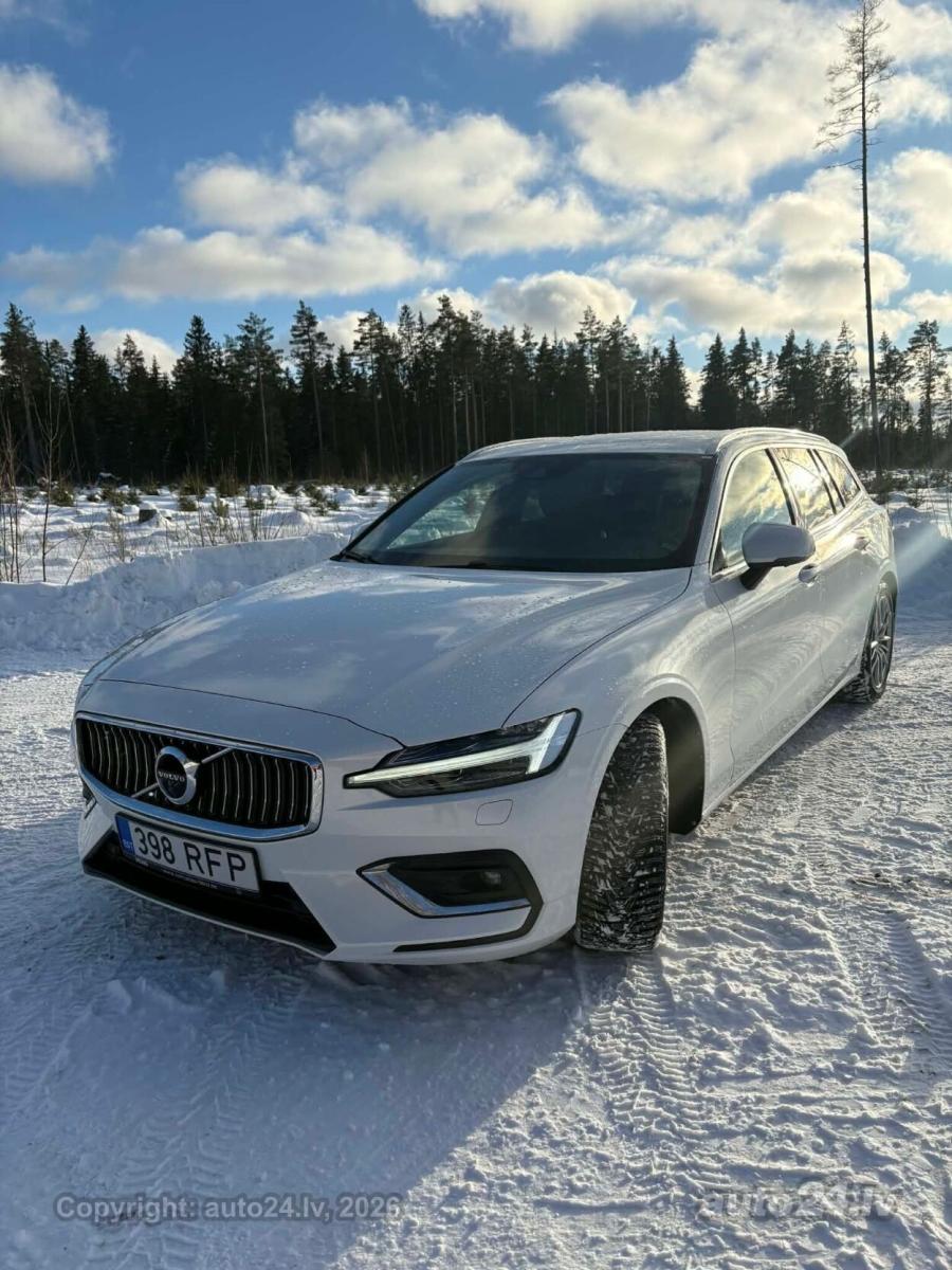 Balts Volvo V60 2020 Tallina, ar dzinēja tilpumu 2.00 L un nobraukumu 97 tūkst. km par 20500 €, foto 4 vietnē AUTOMOTO.COM.LV