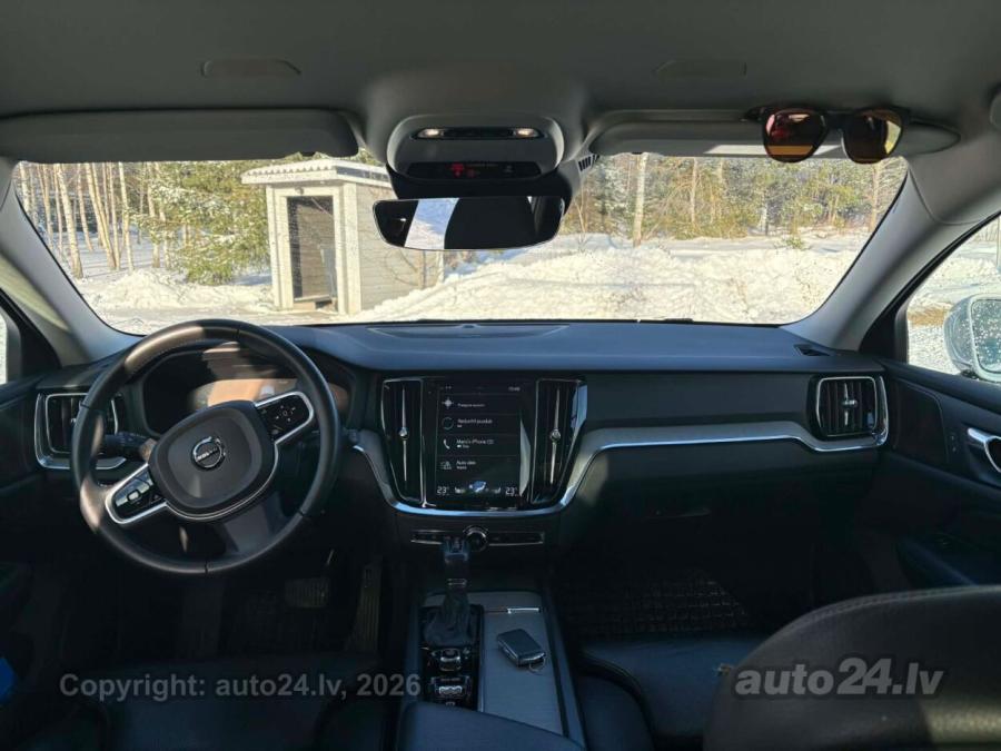 Balts Volvo V60 2020 Tallina, ar dzinēja tilpumu 2.00 L un nobraukumu 97 tūkst. km par 20500 €, foto 6 vietnē AUTOMOTO.COM.LV