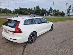 Balts Volvo V60 2020 Liepāja, ar dzinēja tilpumu 2.00 L un nobraukumu 273 tūkst. km par 13500 €, foto 9 vietnē AUTOMOTO.COM.LV