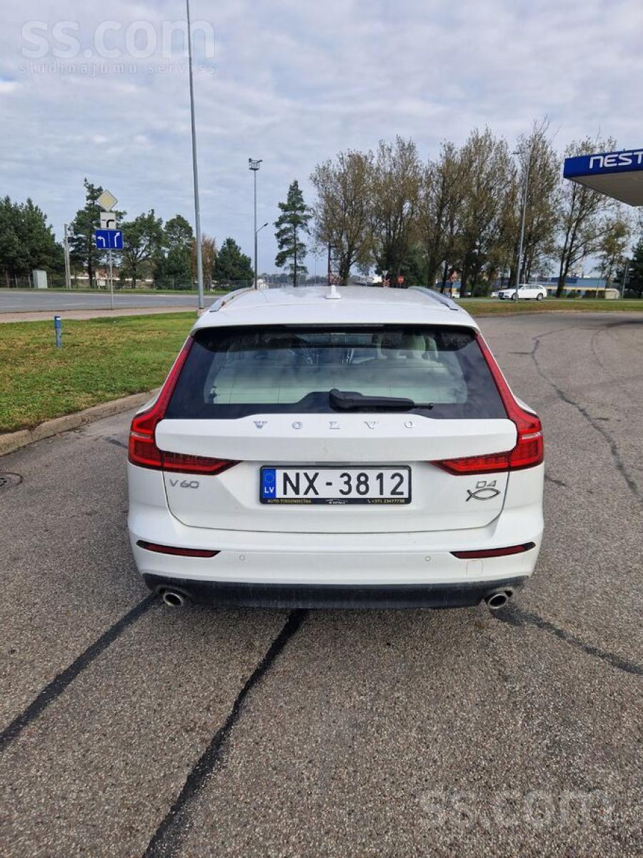 Balts Volvo V60 2020 Liepāja, ar dzinēja tilpumu 2.00 L un nobraukumu 273 tūkst. km par 13500 €, foto 11 vietnē AUTOMOTO.COM.LV