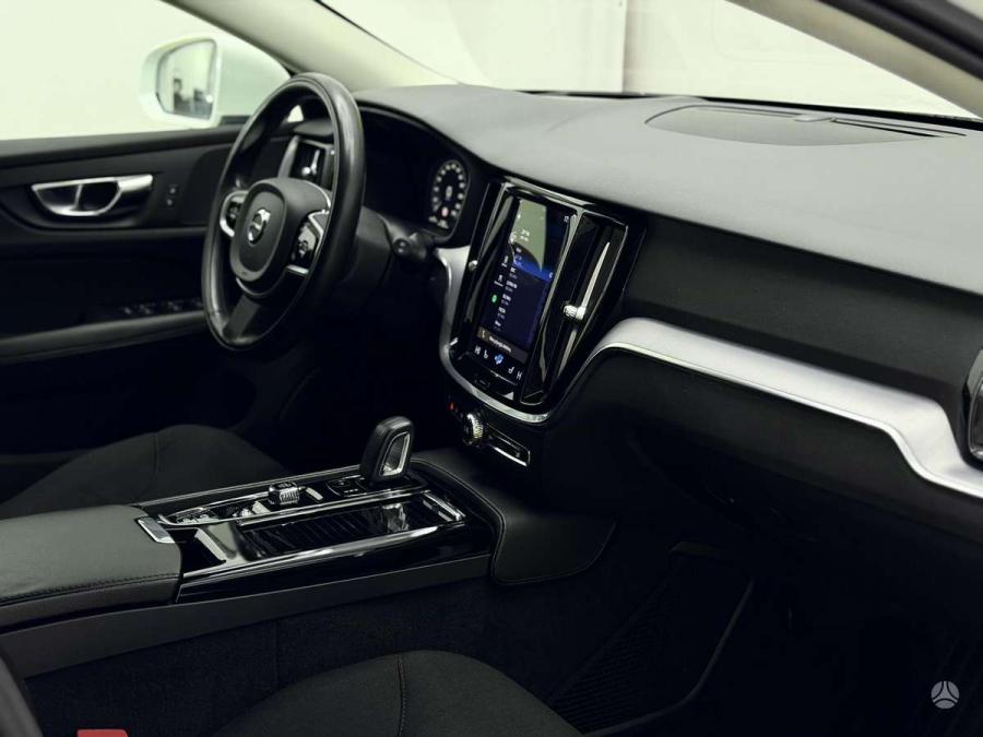 Белый Вольво B60 2020 в Вильнюс, объемом двигателя 1.97 л и пробегом 87 тыс. км за 22490 €, фото 18 на AUTOMOTO.COM.LV