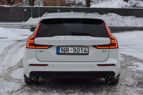 Balts Volvo V60 2020 Jelgava, ar dzinēja tilpumu 2.00 L un nobraukumu 217 tūkst. km par 19990 €, foto 9 vietnē AUTOMOTO.COM.LV