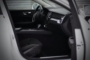 Белый Вольво B60 2020 в Елгава, объемом двигателя 2.00 л и пробегом 217 тыс. км за 19990 €, фото 31 на AUTOMOTO.COM.LV