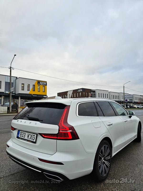 Balts Volvo V60 2020 Tallina, ar dzinēja tilpumu 2.00 L un nobraukumu 163 tūkst. km par 24000 €, foto 4 vietnē AUTOMOTO.COM.LV