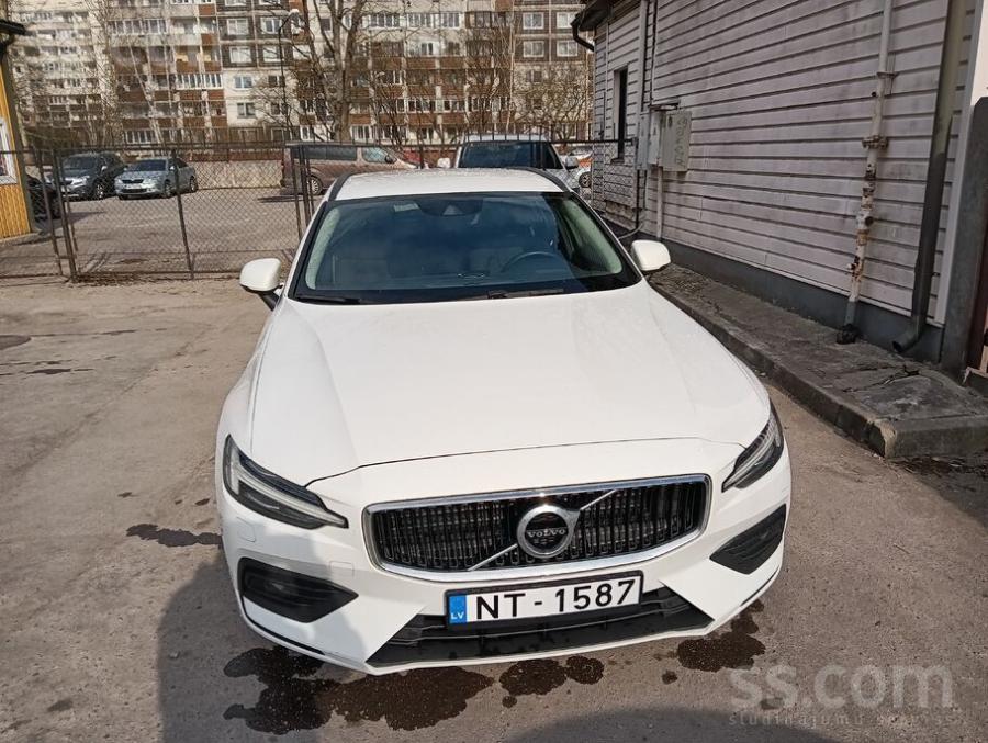 Белый Вольво B60 2020 в Рига, объемом двигателя 2.00 л и пробегом 147 тыс. км за 17000 €, фото 1 на AUTOMOTO.COM.LV