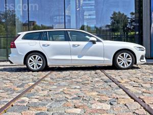 Balts Volvo V60 2020 Rīga, ar dzinēja tilpumu 2.00 L un nobraukumu 146 tūkst. km par 17777 €, foto 6 vietnē AUTOMOTO.COM.LV