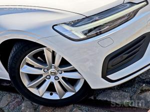 Balts Volvo V60 2020 Rīga, ar dzinēja tilpumu 2.00 L un nobraukumu 146 tūkst. km par 17777 €, foto 10 vietnē AUTOMOTO.COM.LV