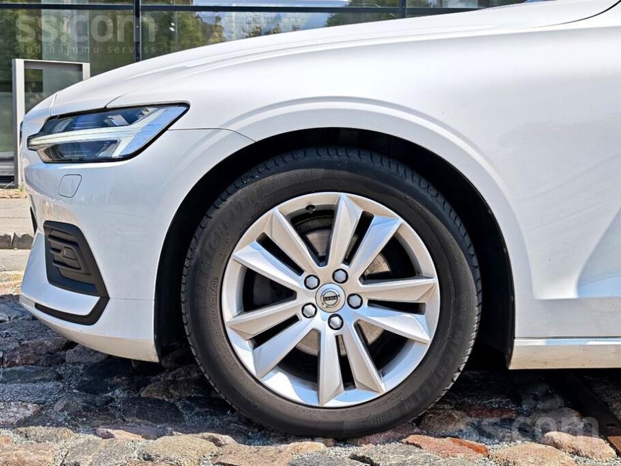 Balts Volvo V60 2020 Rīga, ar dzinēja tilpumu 2.00 L un nobraukumu 146 tūkst. km par 17777 €, foto 11 vietnē AUTOMOTO.COM.LV