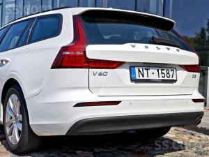 Balts Volvo V60 2020 Rīga, ar dzinēja tilpumu 2.00 L un nobraukumu 146 tūkst. km par 17777 €, foto 12 vietnē AUTOMOTO.COM.LV