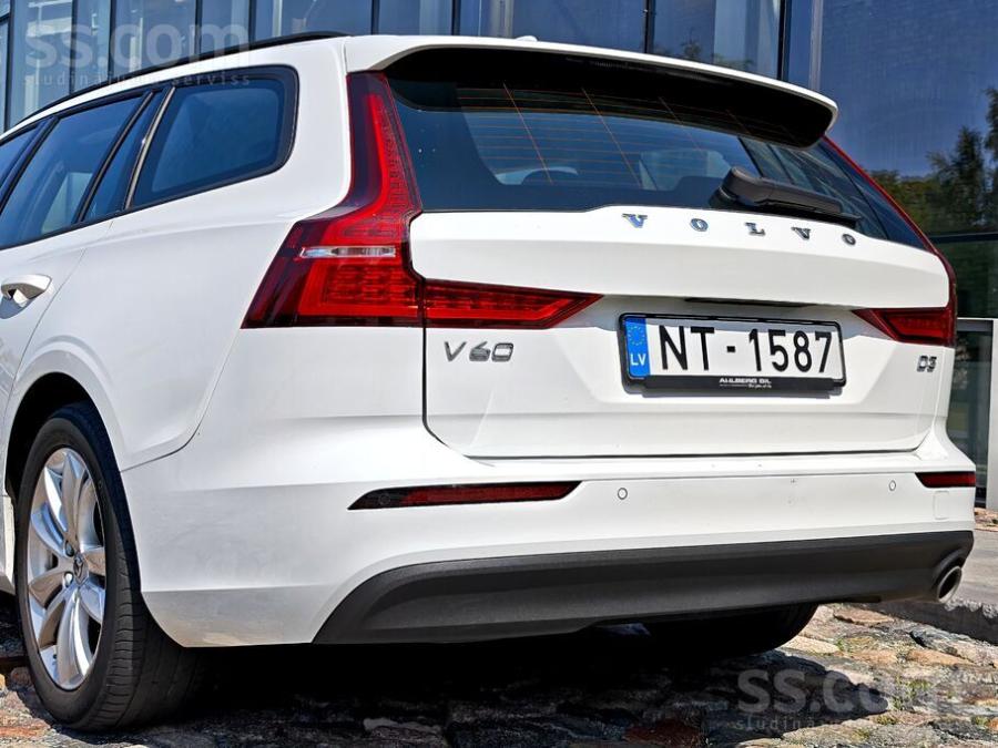 Balts Volvo V60 2020 Rīga, ar dzinēja tilpumu 2.00 L un nobraukumu 146 tūkst. km par 17777 €, foto 12 vietnē AUTOMOTO.COM.LV