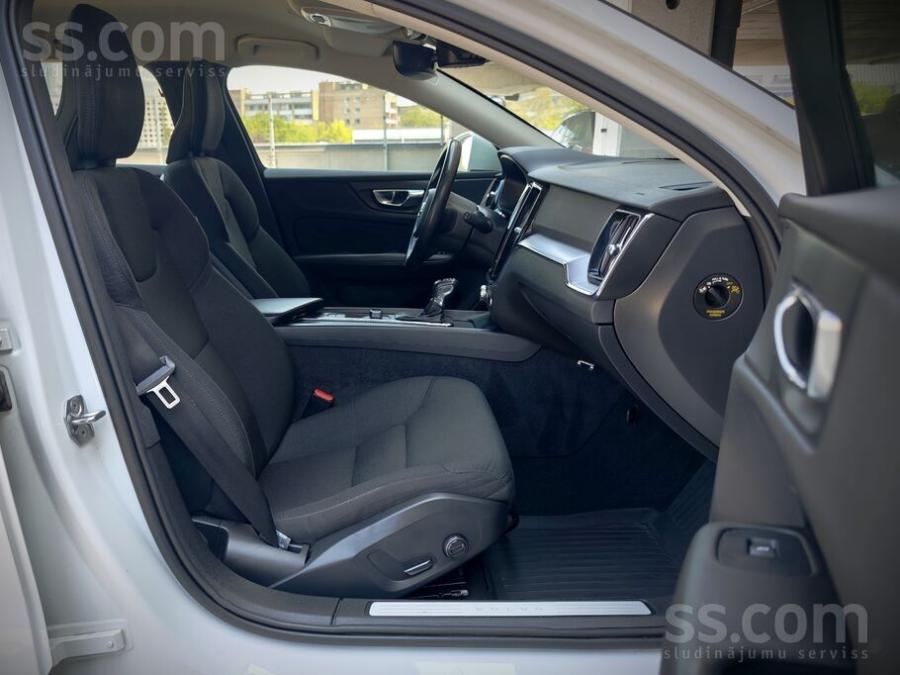 Balts Volvo V60 2020 Rīga, ar dzinēja tilpumu 2.00 L un nobraukumu 146 tūkst. km par 17777 €, foto 16 vietnē AUTOMOTO.COM.LV
