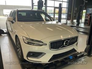 White Volvo V60 2020 in Tartu, with an engine capacity of 2.00 L and mileage of 299 thousand km for 15900 €, photo 3 on AUTOMOTO.COM.LV