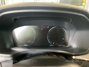 White Volvo V60 2020 in Tartu, with an engine capacity of 2.00 L and mileage of 299 thousand km for 15900 €, photo 7 on AUTOMOTO.COM.LV