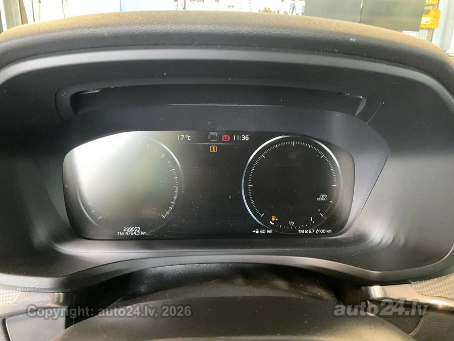 White Volvo V60 2020 in Tartu, with an engine capacity of 2.00 L and mileage of 299 thousand km for 15900 €, photo 7 on AUTOMOTO.COM.LV